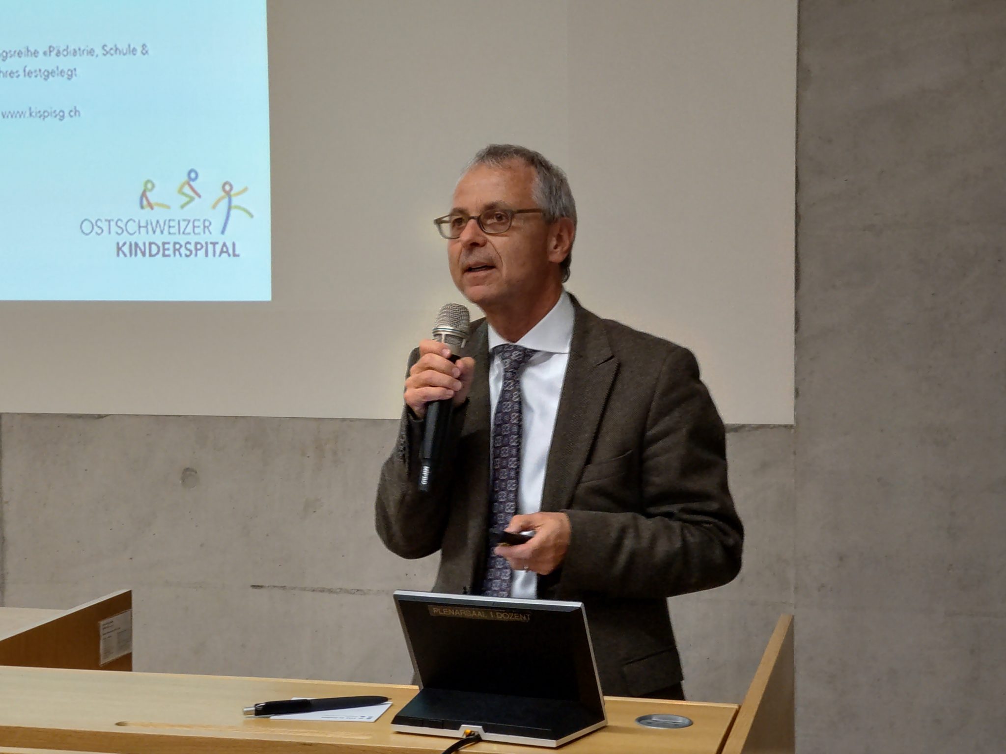 Der schiefe Turm von PISA: eine Podiumsveranstaltung mit Urs Moser und ...